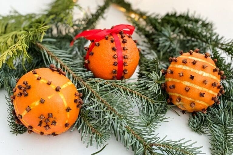 Clove and Orange Pomanders perfect for Christmas | Mum In The Madhouse